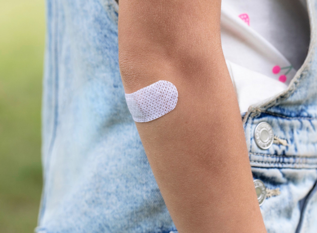 Plaster Allergy Causes, Treatment & Prevention | Elastoplast UK